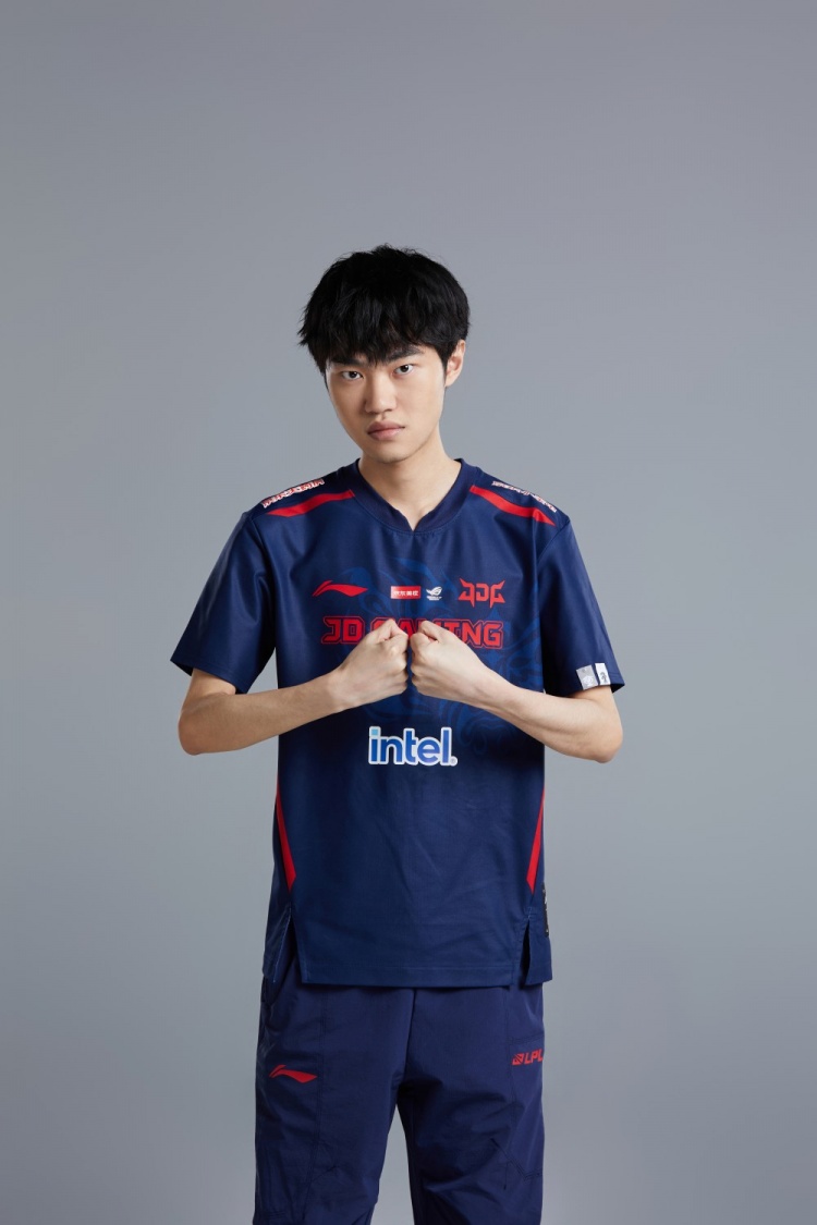 JDG定妆照·Part 2再来一弹，Pose造型也很帅！