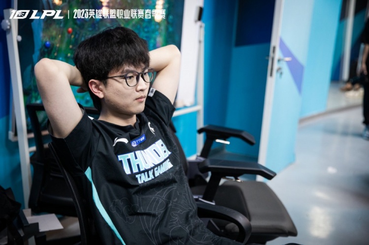 TT赛后返图：huanfeng表情凝重 全队进入思绪